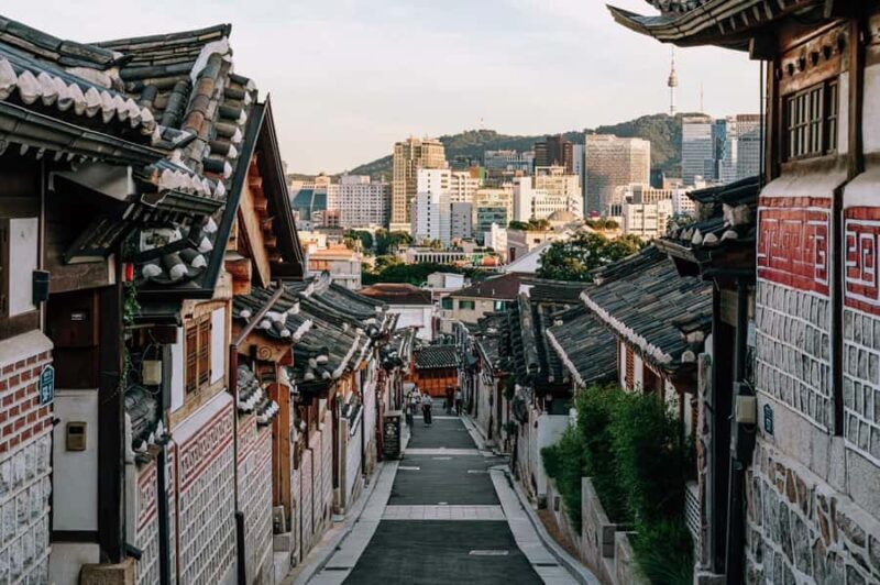 Seoul: Traditional Community Walking Food Tour in Bukchon - Key Points