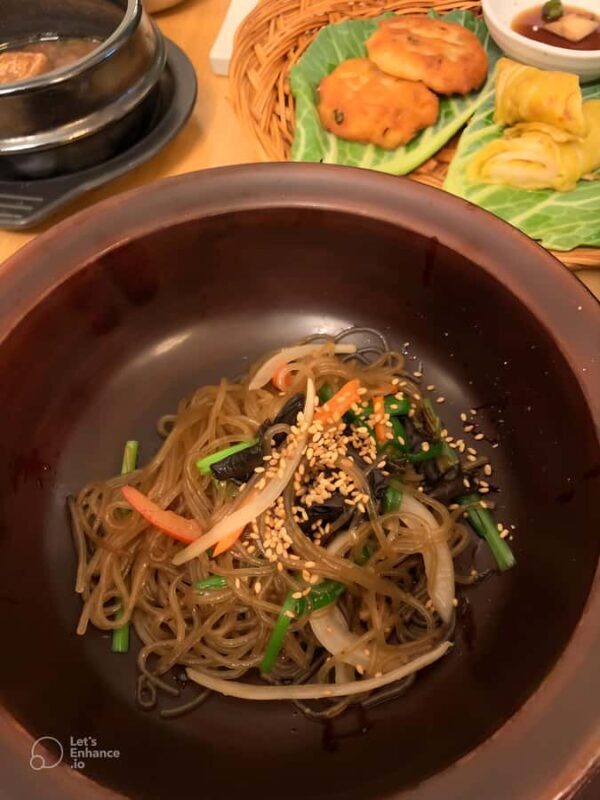 Seoul: Traditional Community Walking Food Tour in Bukchon - Who Should Consider This Tour?