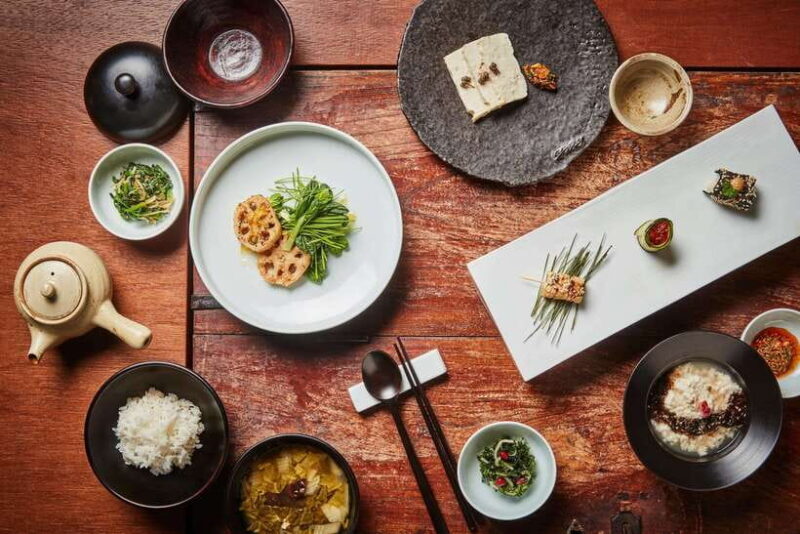 Seoul Vegan Delight: Temples, Teas & Treats Tour - Authentic Experiences, Tasty Moments