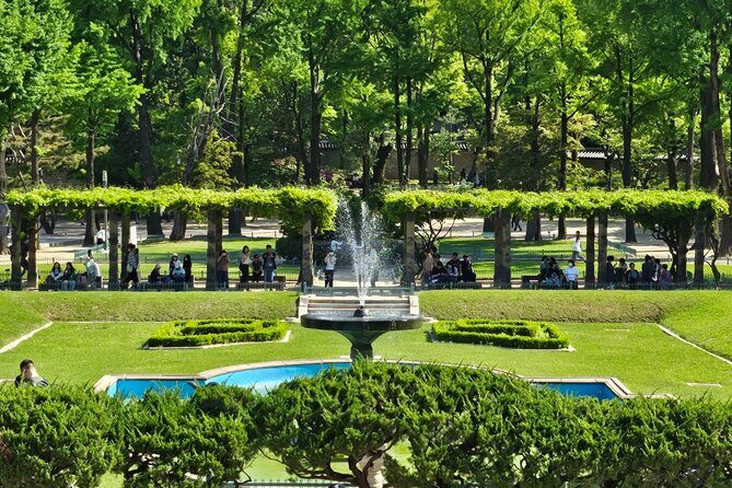 Seoul Walking Tour from Seongsu with Private Photos - Frequently Asked Questions