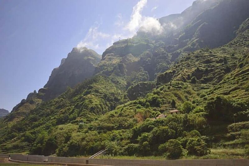 Serra dÁgua: A Scenic Levada Walk - Key Points