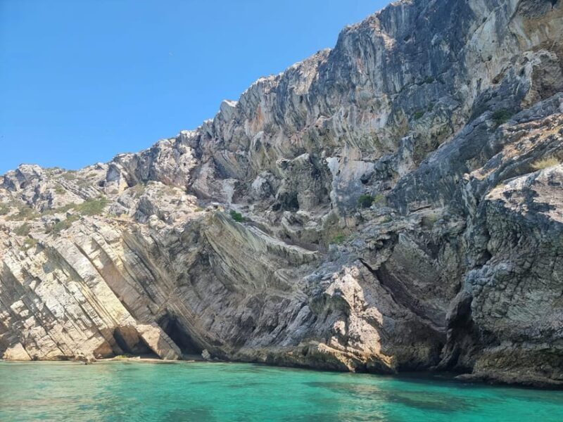 Sesimbra: Boat trip along beaches and bays with snorkeling - Key Points