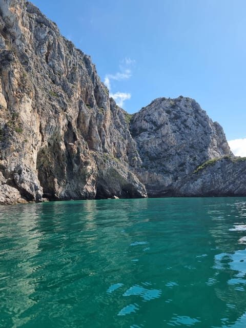 Sesimbra: Boat trip along beaches and bays with snorkeling - An In-Depth Look at the Experience