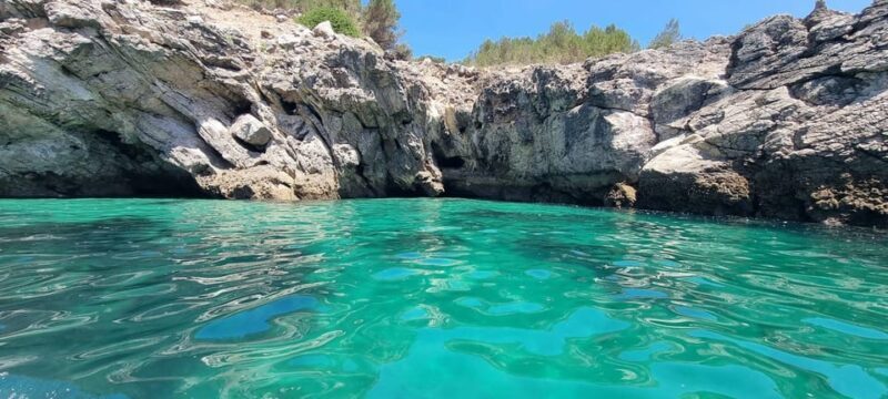 Sesimbra: Boat trip along beaches and bays with snorkeling - The Sum Up