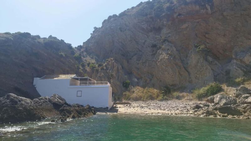 Sesimbra: Boat Trip with Snorkeling at Secret Beaches and Bays - FAQ