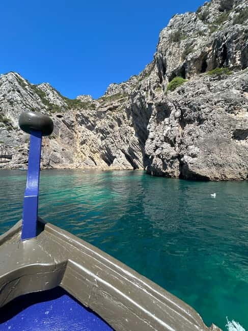 Sesimbra: Group tour along the coast (3 secret beaches) - A Coastal Voyage with Purpose and Panache