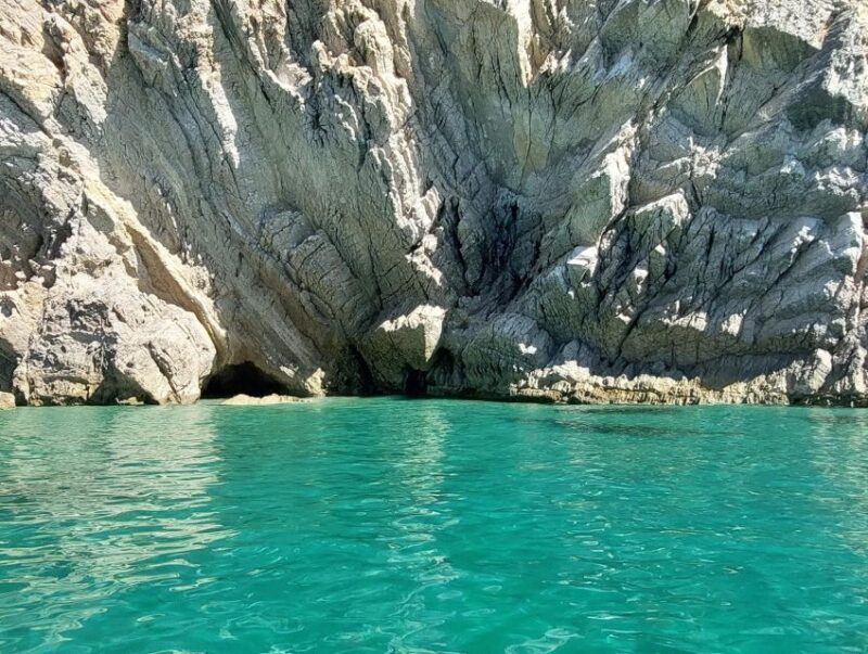 Sesimbra: Private Boat Tour-Wild beaches, secret bays, Caves - Who Will Love This Tour?