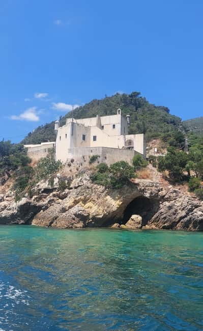 Sesimbra: Private boat trip in the Arrábida Natural Park. - Frequently Asked Questions