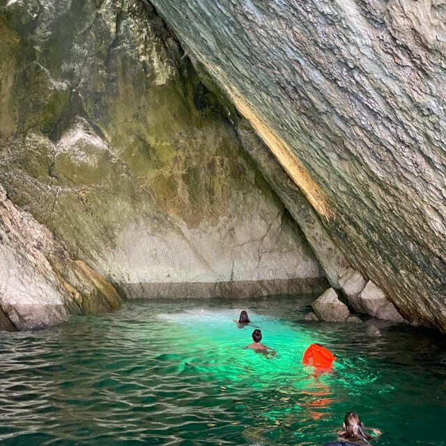 Sesimbra: Secret Beaches and Caves - Who Would Love This Tour?