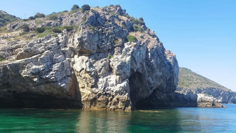 Sesimbra: Sesimbra by Boat - Blue Sea and Hidden Caves - The Sum Up