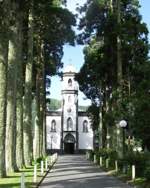 Seven Citys Tour: Sete Cidades Crater Lake Shore Excursion - Key Points