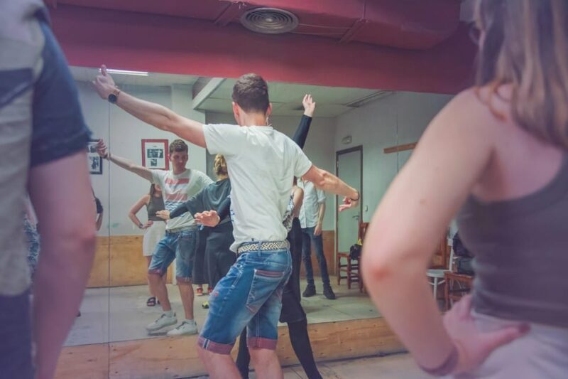 Sevilla: Flamenco Class Experience - An in-depth Look at the Flamenco Class Experience in Sevilla