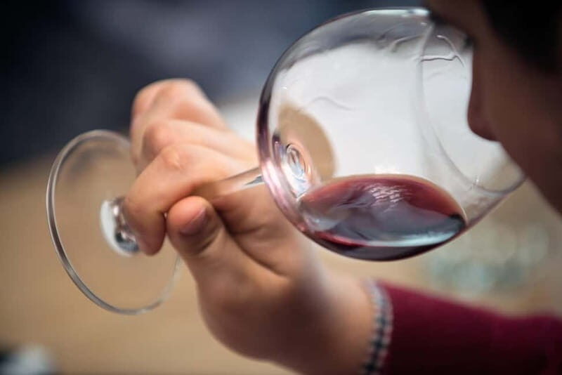 Sevilla: Fun Wine Tasting with an Spanish Sommelier - Why This Tour Is a Great Choice