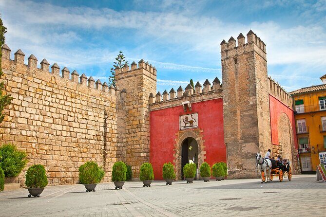 Sevilla: Guided tour to the Alcazar + Cathedral and Giralda - Key Points