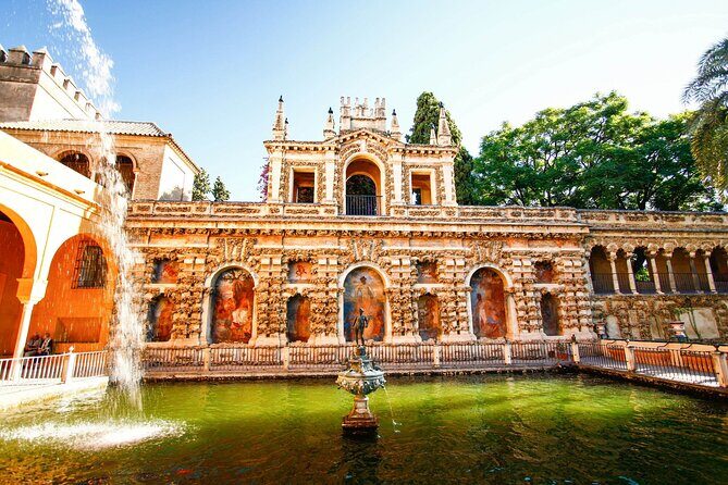 Sevilla: Guided tour to the Alcazar + Cathedral and Giralda - Who Will Appreciate This Tour?