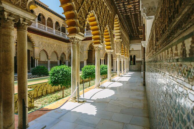 Sevilla: Guided tour to the Alcazar + Cathedral and Giralda - The Sum Up