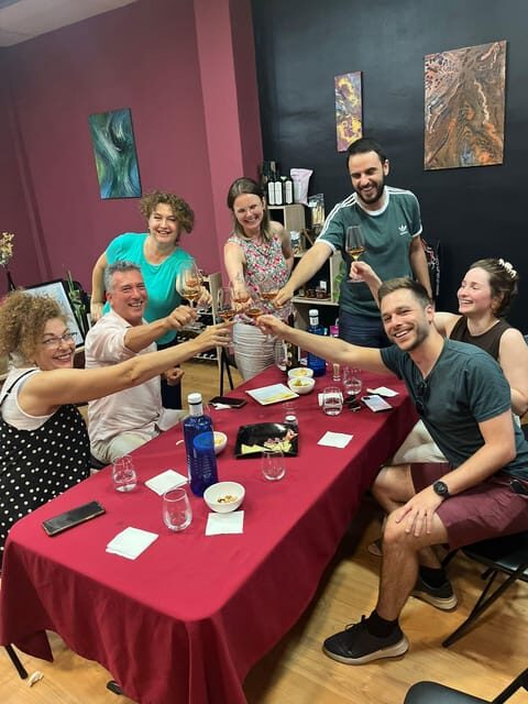 Sevilla: Wine Chat in Vinalium - An Informal Yet Insightful Wine Experience in Sevilla