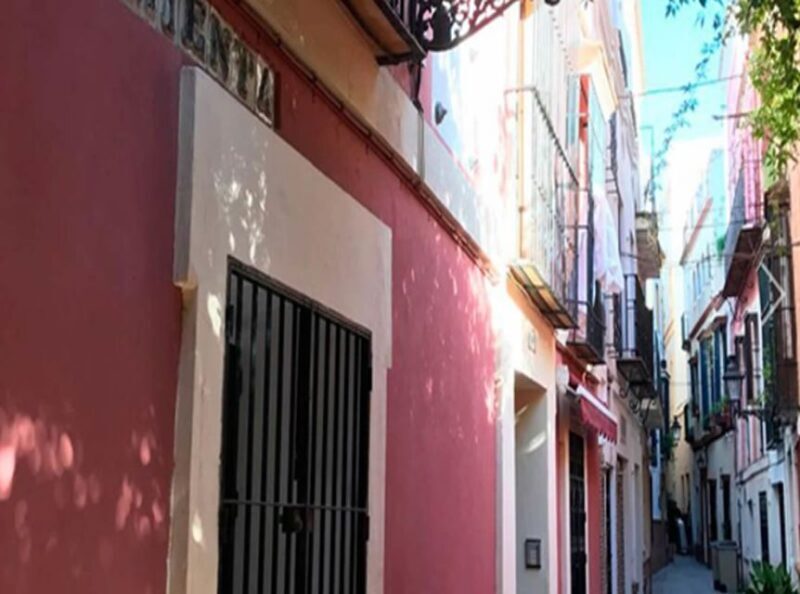 Seville: 1-Hour Walking Tour Barrio de Santa Cruz - The Sum Up: Who Is This Tour Best For?