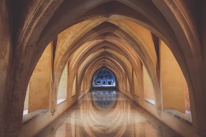 Seville Alcazar, Cathedral and Giralda Skip-The-Line Guided Tour - Who Should Consider This Tour?