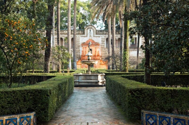 Seville Alcázar, Cathedral and Giralda Tour with Tickets - FAQ