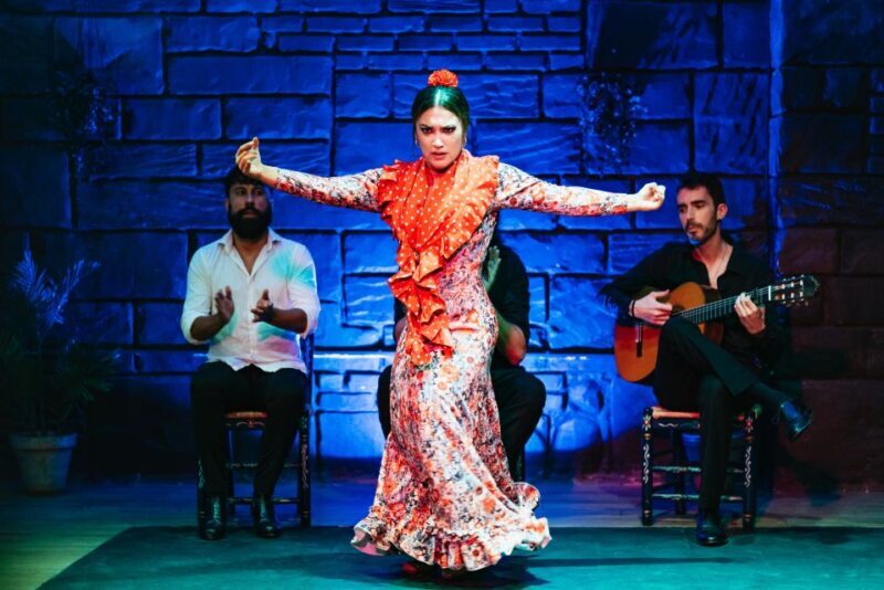 Seville: Baraka Sala Flamenca Show with Drink in Triana - Practical Tips for Visitors