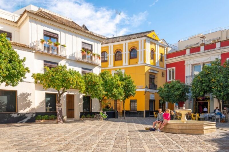Seville: Barrio de Santa Cruz Small Group Walking Tour - Key Points