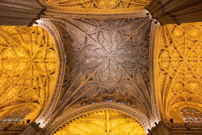 Seville Cathedral and the Giralda skip the line private tour - A Closer Look at the Itinerary
