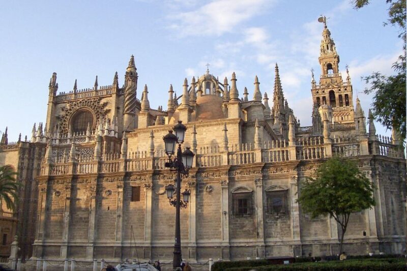 Seville: Cathedral, Giralda & Alcazar Entry With Guided Tour - Who Will Love This Tour?