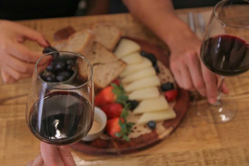 Seville: Early Dinner and Flamenco Show - Key Points