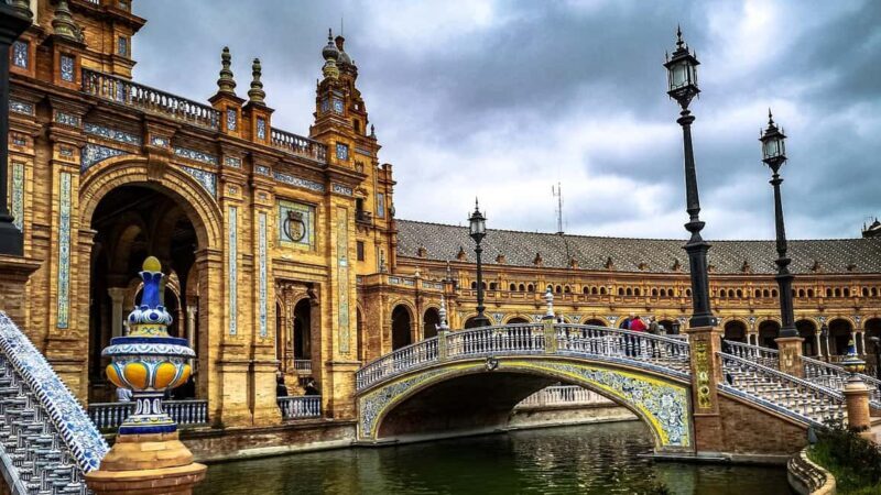 Seville Essentials: Landmarks & Tapas (2.5h + 1.5h) - A Deep Dive Into the Experience