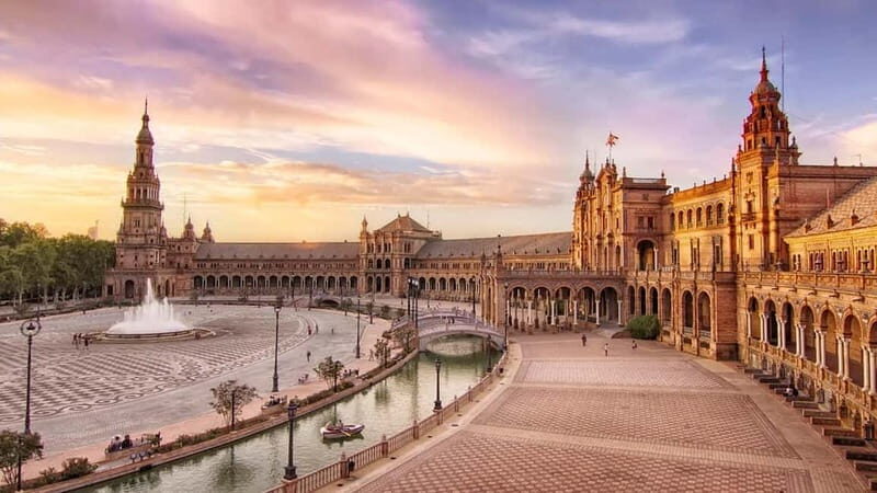 Seville: Exclusive City Highlights Tour with Guide - Key Points
