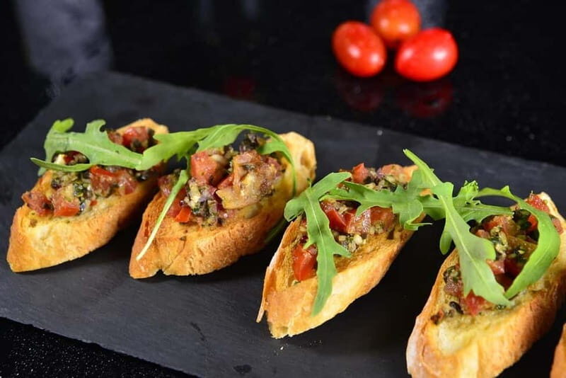 Seville: Exclusive Tapas Tour with Local Guide - Key Points