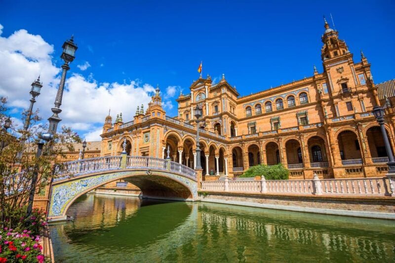 Seville: Express Walk with a Local in 60 minutes - The Itinerary: What to Expect on Your 60-Minute Walk
