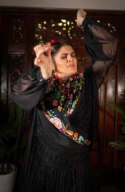 Seville: Flamenco Show at Tablao Almoraima in Triana - The Experience at a Glance