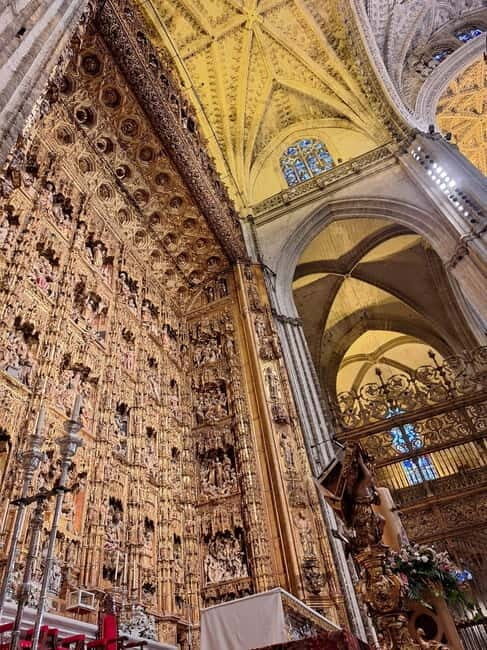 Seville: Guided visit to the Alcázar, Cathedral and Giralda - What We Like About This Tour