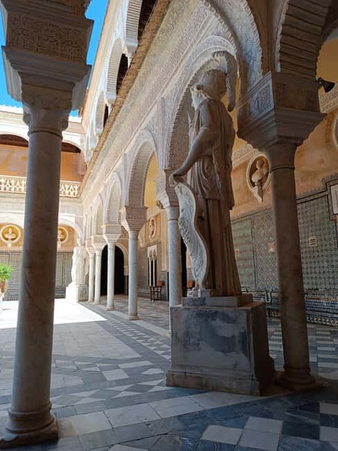 Seville: Guided visit to the Casa de Pilatos with tickets - Why the Guided Tour Matters