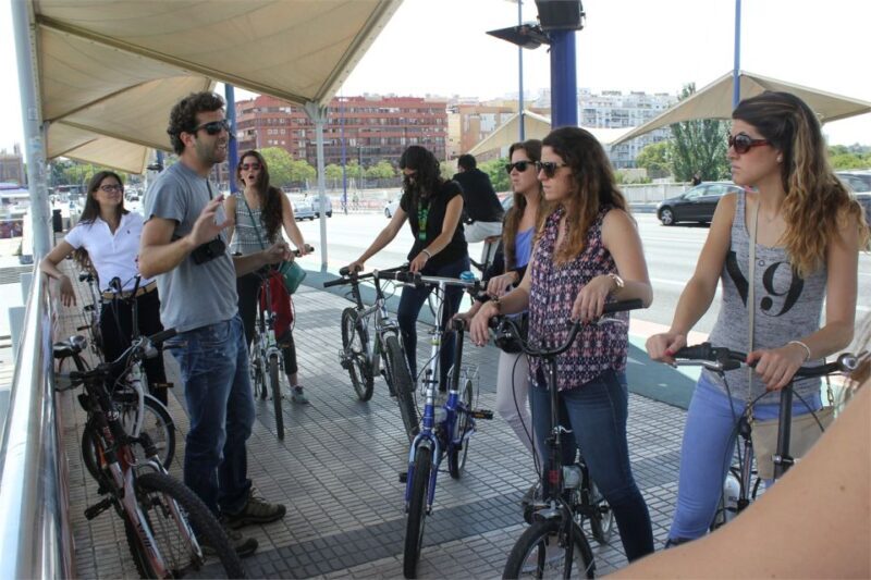 Seville: Highlights Bike Tour with Local Guide - Who Should Consider This Tour?