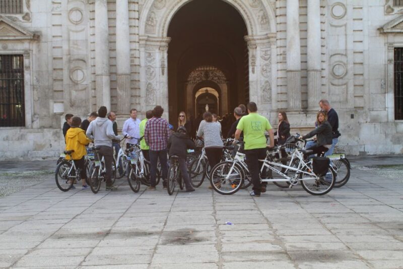 Seville: Historic Center Bike Tour - Detailed Exploration of the Itinerary