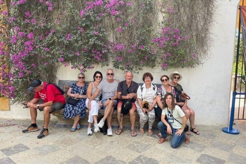 Seville : Jewish Quarter & Santa Cruz Walking Tour - Exploring the Universidad de Sevilla & Parque de María Luisa
