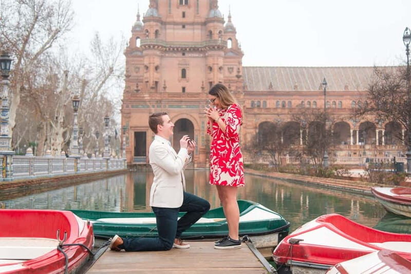 Seville: Photo session for a special moment. - Who Should Consider This Experience?