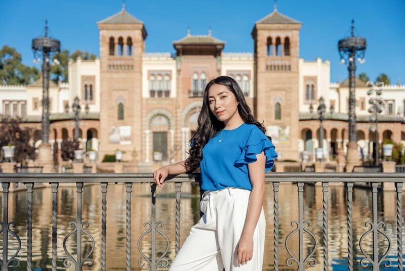 Seville: Professional Photoshoot at Plaza de España - An Unforgettable Photo Experience in Seville