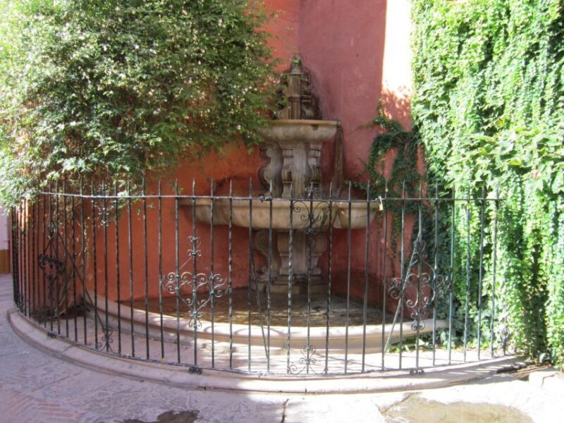 Seville: Santa Cruz Old Jewish Quarter Walking Tour - Who Is This Tour Best For?