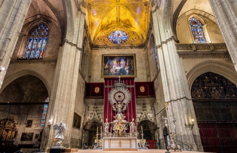 Seville: Small-Group Cathedral and Giralda Tour with Tickets - An Immersive Introduction to Seville’s Most Famous Landmarks