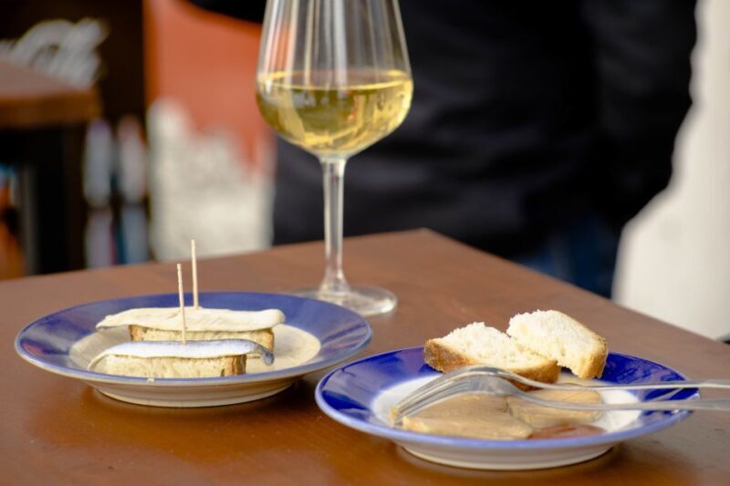 Seville: Tapas Crawl - Tasting and Drinking