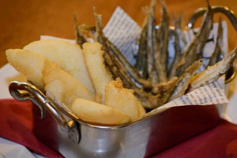Seville: Tapas Dinner and Flamenco Show - What Makes This Tour Stand Out?