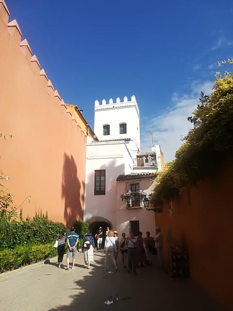 Seville: Tiny-Group Jewish Quarter Discovery Walking Tour - What You Get and What You Don’t