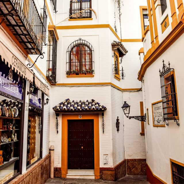 Seville: Tiny-Group Jewish Quarter Discovery Walking Tour - Should You Book This Tour?