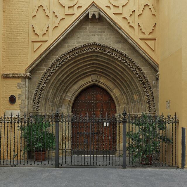 Seville: Tiny-Group Triana Iconic Neighborhood Walking Tour - FAQ