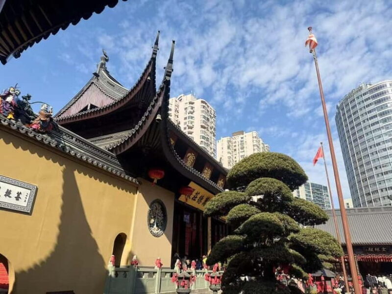 Shanghai: 3-hour Street Food and Temple Tour - Key Points