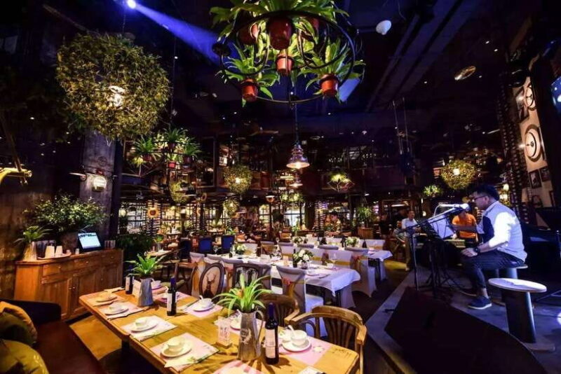 Shanghai bar hopping tour in the former french concession - Authenticity and Value